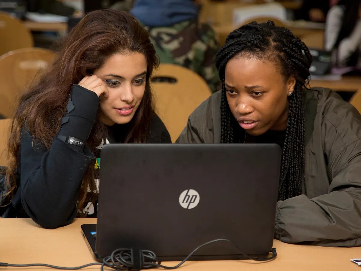 Pearson launches new subscription-style textbook app - Relawding